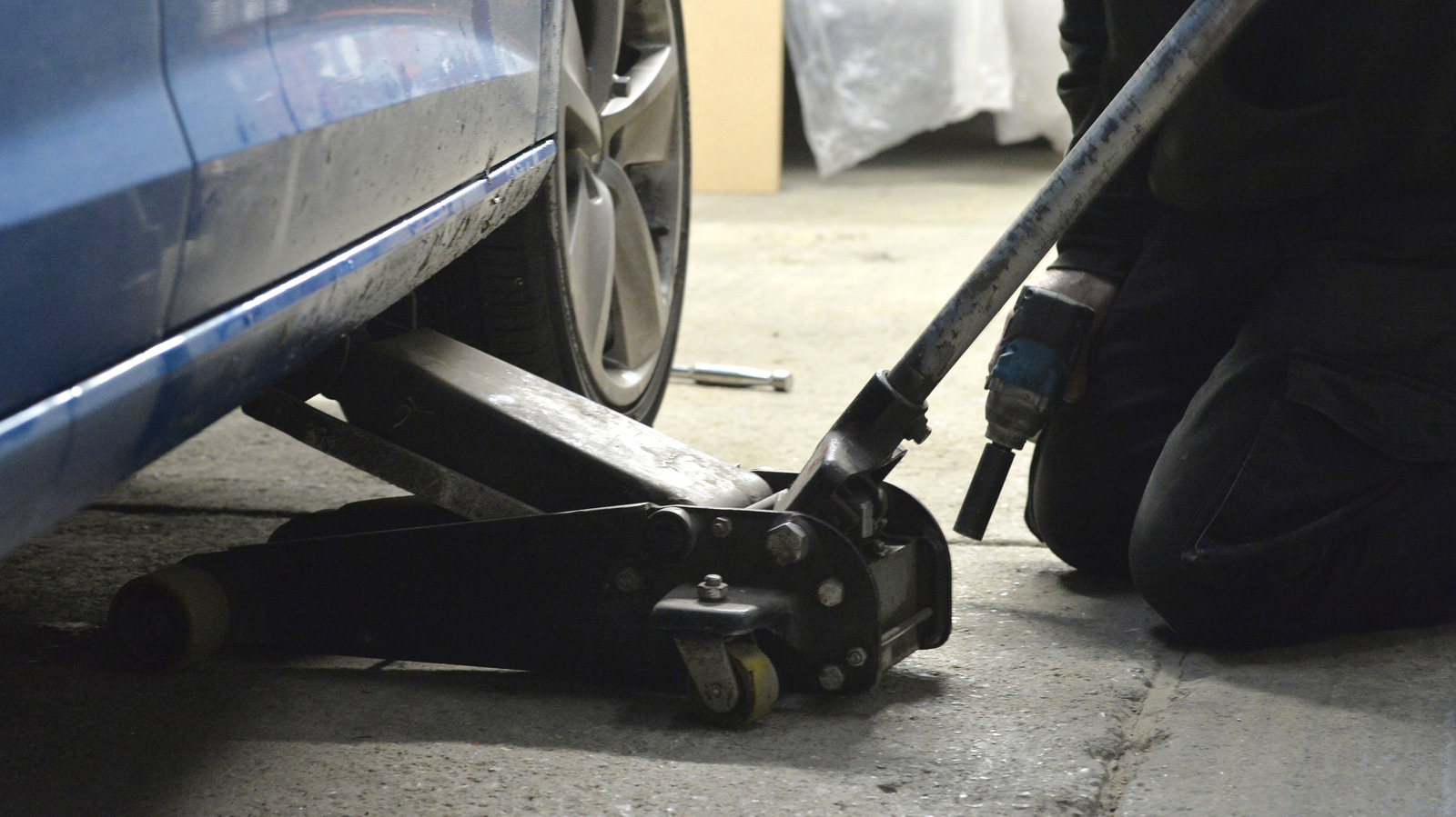 Where Are The Strongest And Weakest Jack Points Under Your Car?