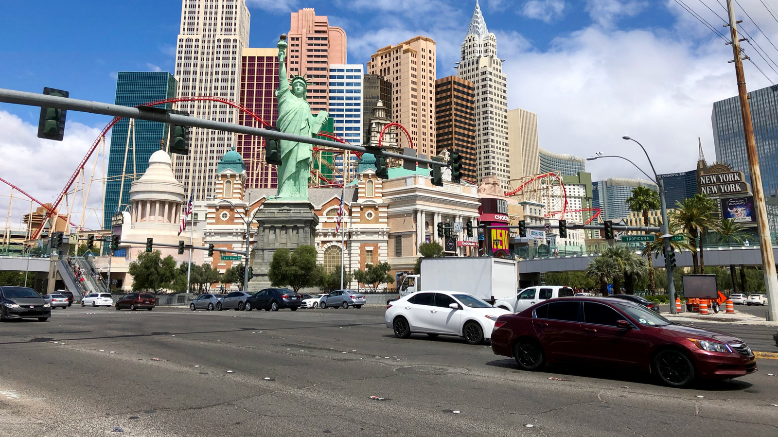 Why Las Vegas Uses Dots Instead Of Lines To Mark Their Lanes